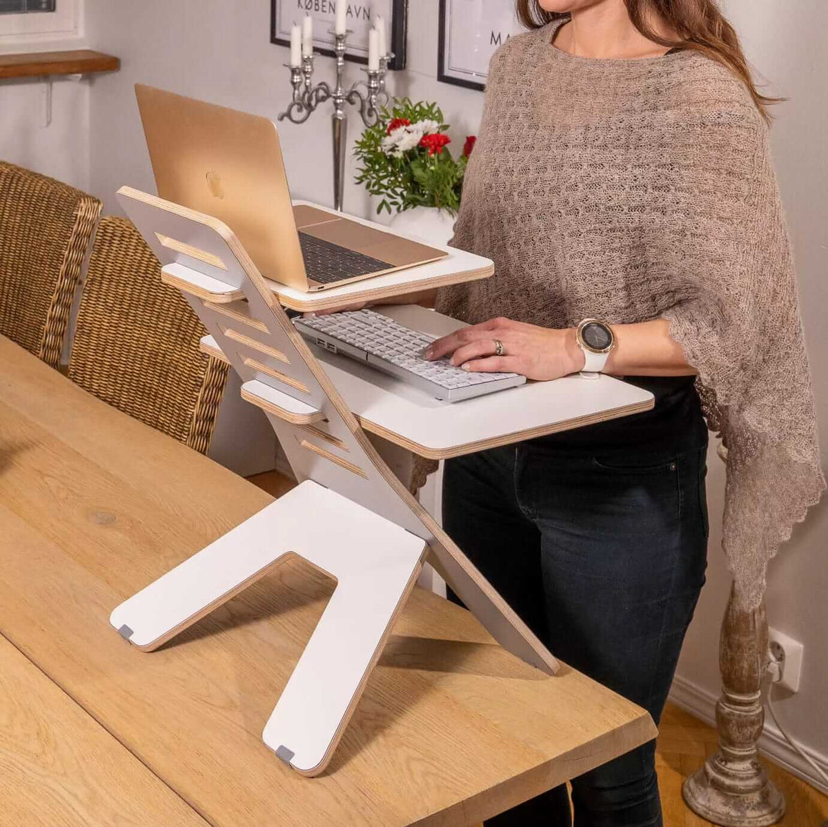 GetUpDesk Light Laptop Stand Shelf – ErgoFinland